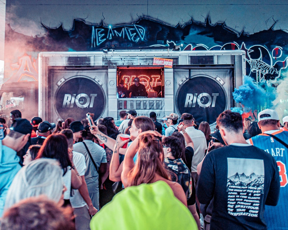 Riot Truck Stage – Riot Noise